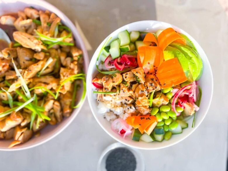 15 Minute Chicken Poke Bowls at Home - Entirely Emmy
