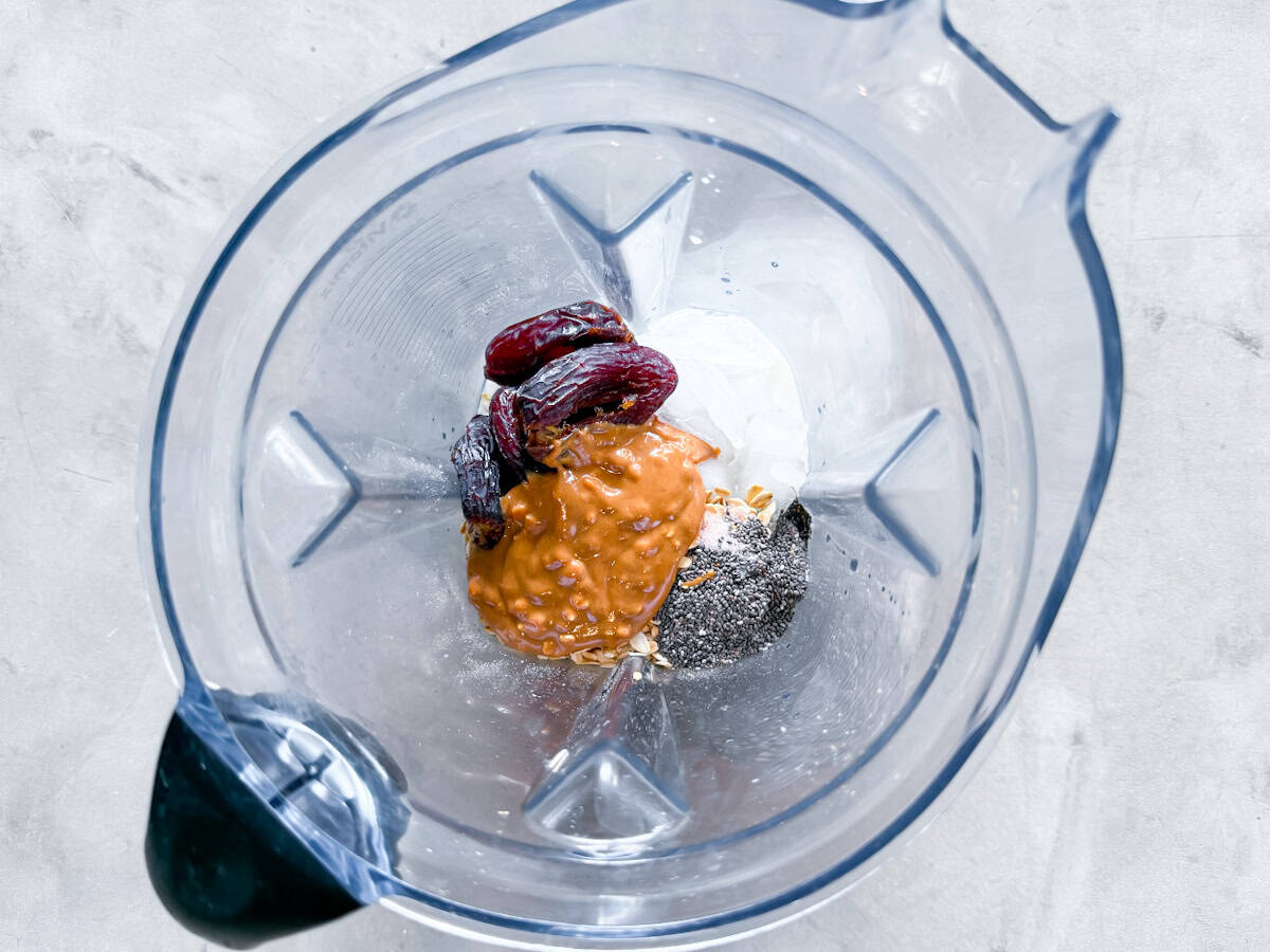 Peanut Butter Smoothie - Entirely Emmy